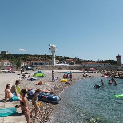 Plaza Senj 🏖️ Lika-Senj, Croatie - caractéristiques détaillées, carte ...