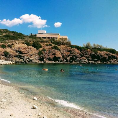 Paralia Anavissos 🏖️ Attique, Grèce - caractéristiques détaillées ...