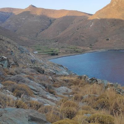 Karavas beach 🏖️ île de Sérifos, Grèce - caractéristiques détaillées ...