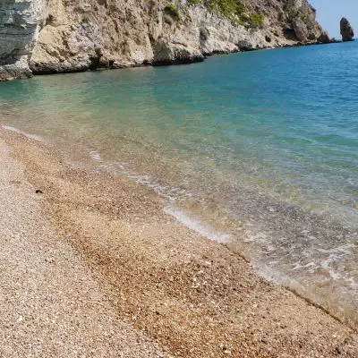 Cala del Pescecane 🏖️ Foggia, Italie - caractéristiques détaillées ...