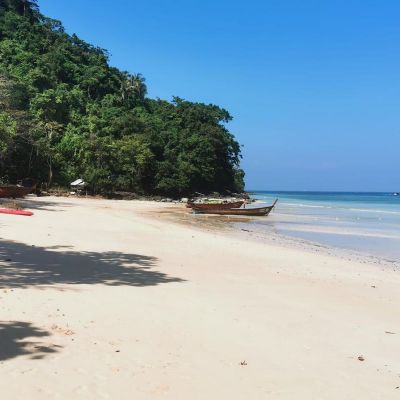Plage de Loh Moo Dee (Haad Loh Moo Dee) 🏖️, Île de Phi Phi (Thaïlande ...